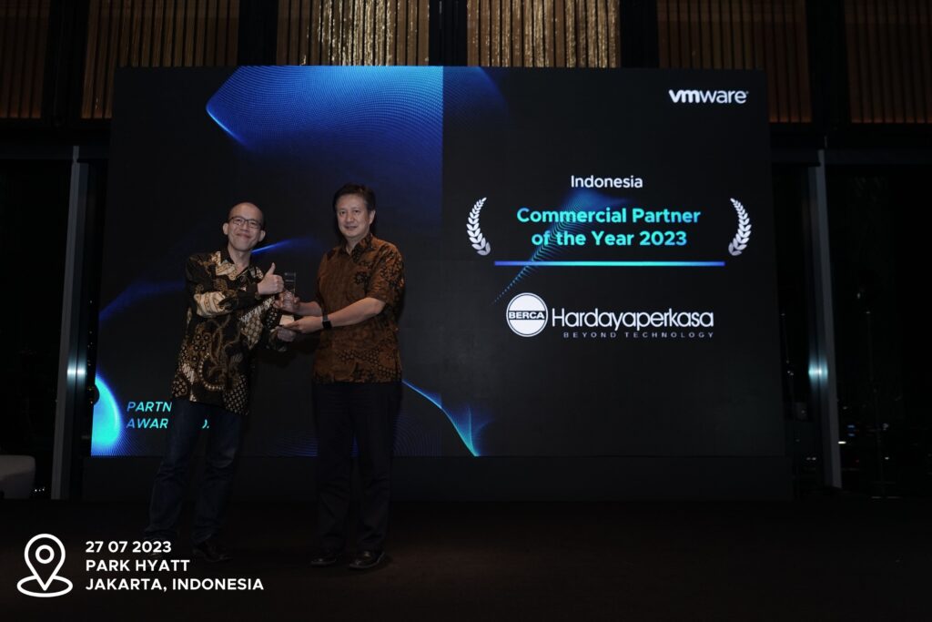 Berca Hardayaperkasa Raih Penghargaan Sebagai Commercial Partner Of The ...