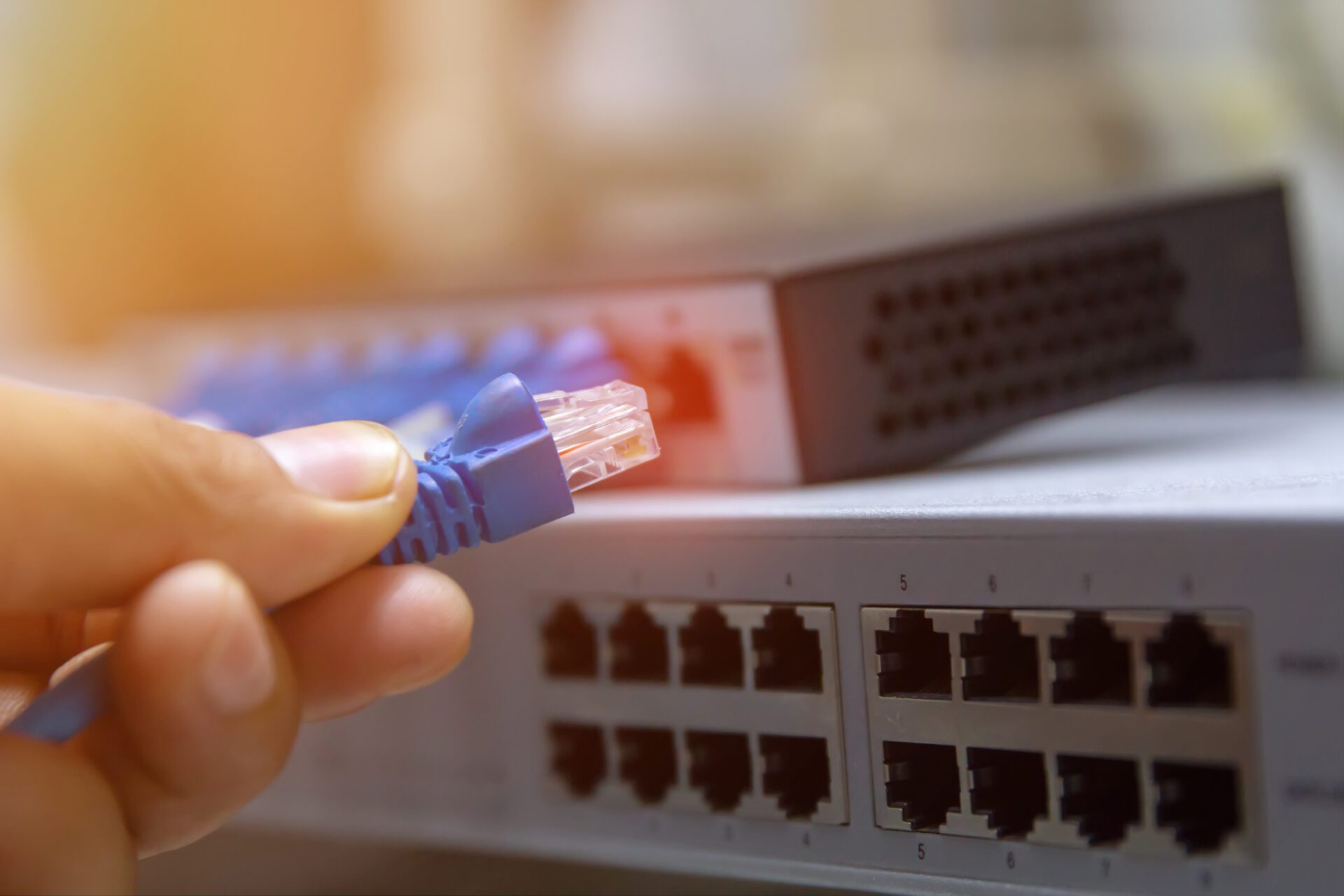 Tips Terbaik Memilih Switch Terbaik bagi Bisnis Kecil atau UMKM. Begini ...