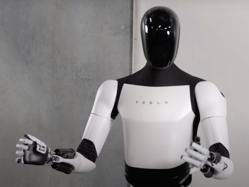 Elon Musk Membagikan Video di X, Robot Humanoid Tesla Optimus yang ...